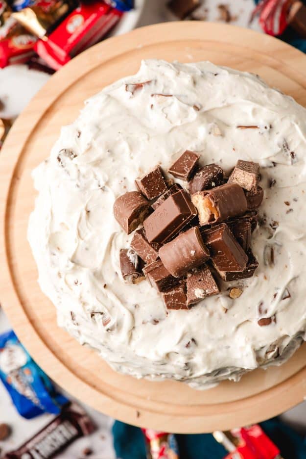Chocolate Candy Bar Cake | NeighborFood