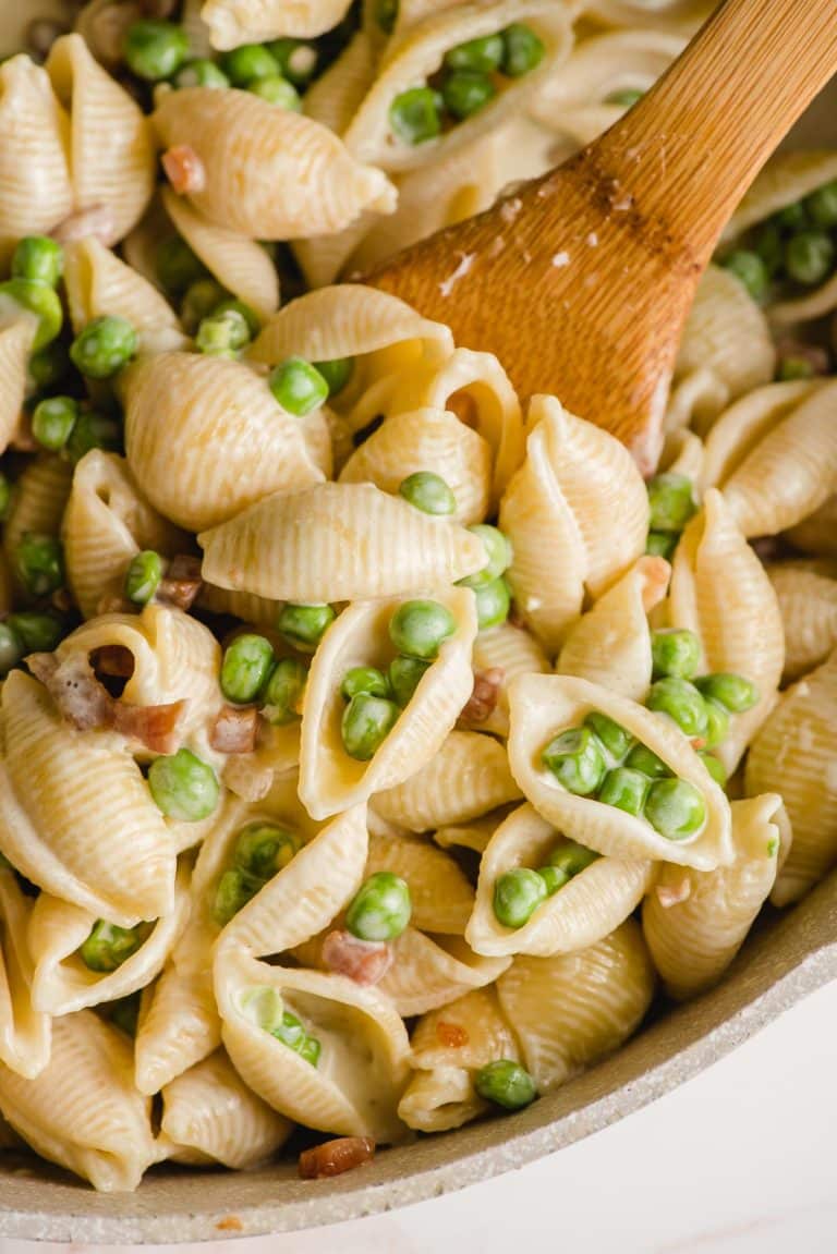 Simple Creamy Pasta with Peas Recipe | NeighborFood