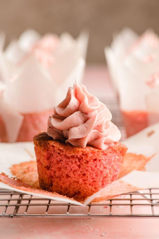 Strawberry Cupcakes - NeighborFood