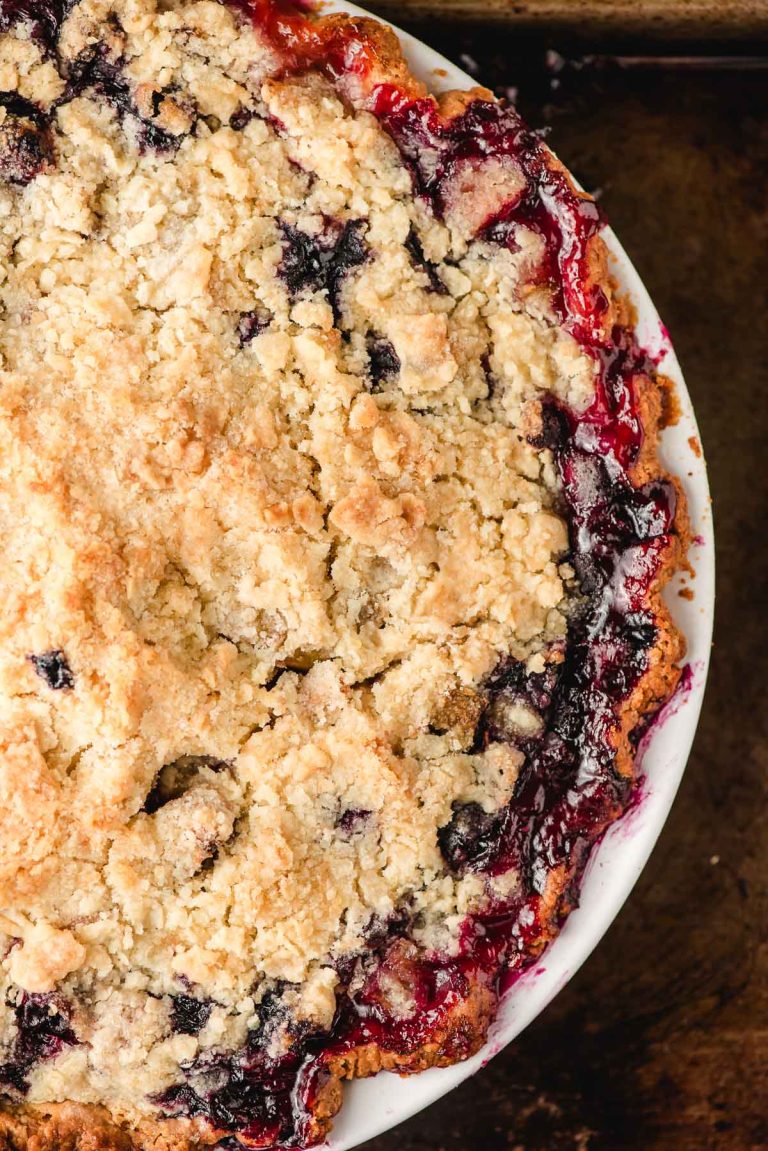 Blueberry Rhubarb Pie - NeighborFood